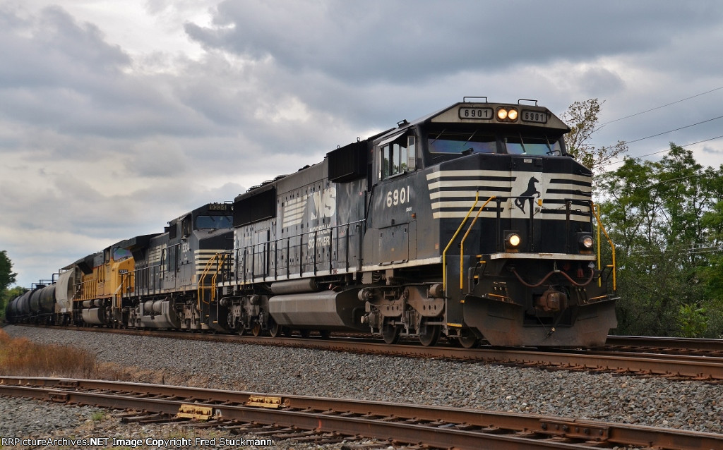 NS 6901 leads east.